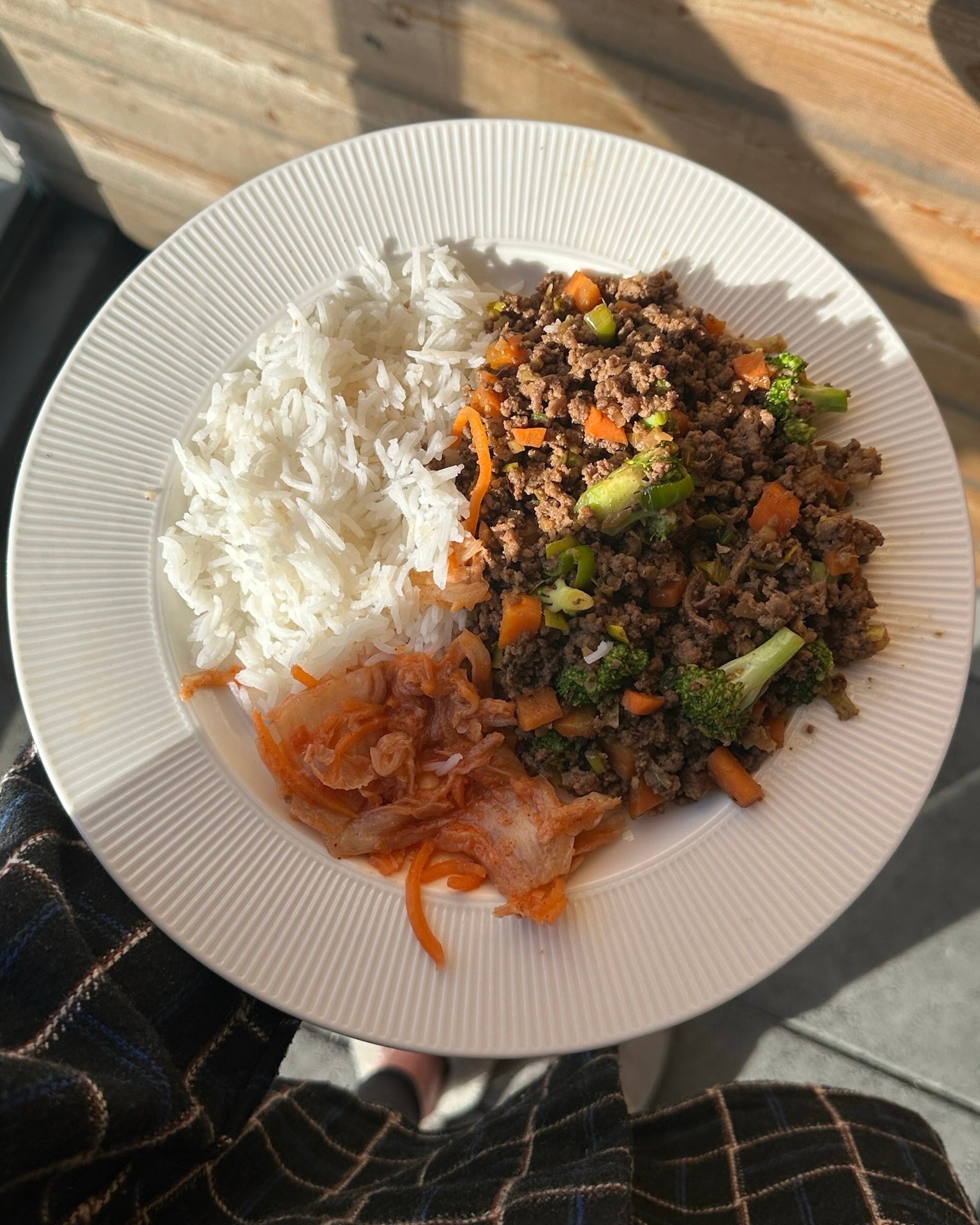 Asiatisk köttfärs med ris, vitkål och morötter – Womensync